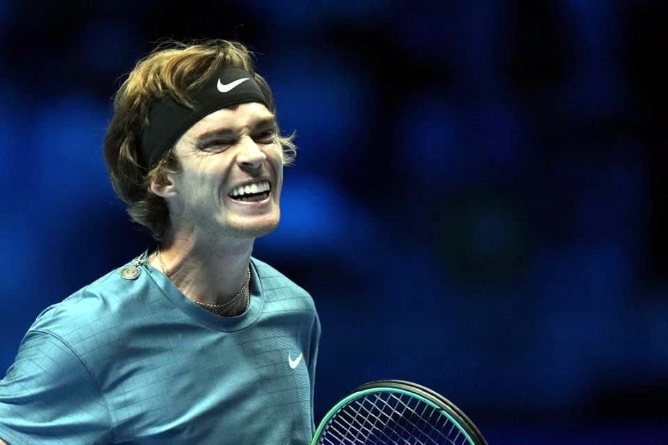 Gana Rublev a Medvedev el Tennis Showdown