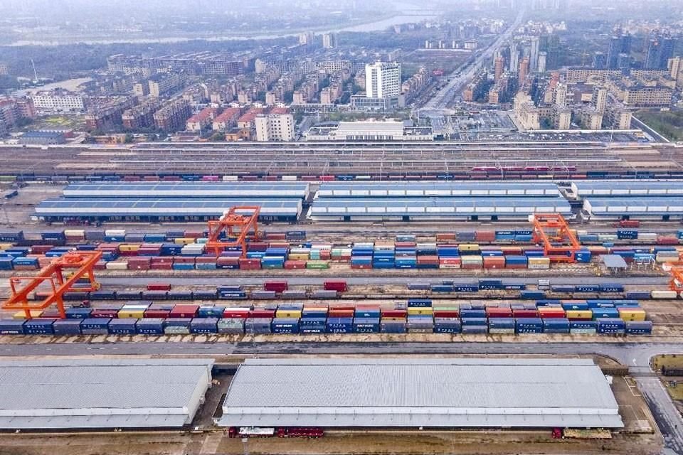 Servicio de trenes de carga China-Europa continúa progreso