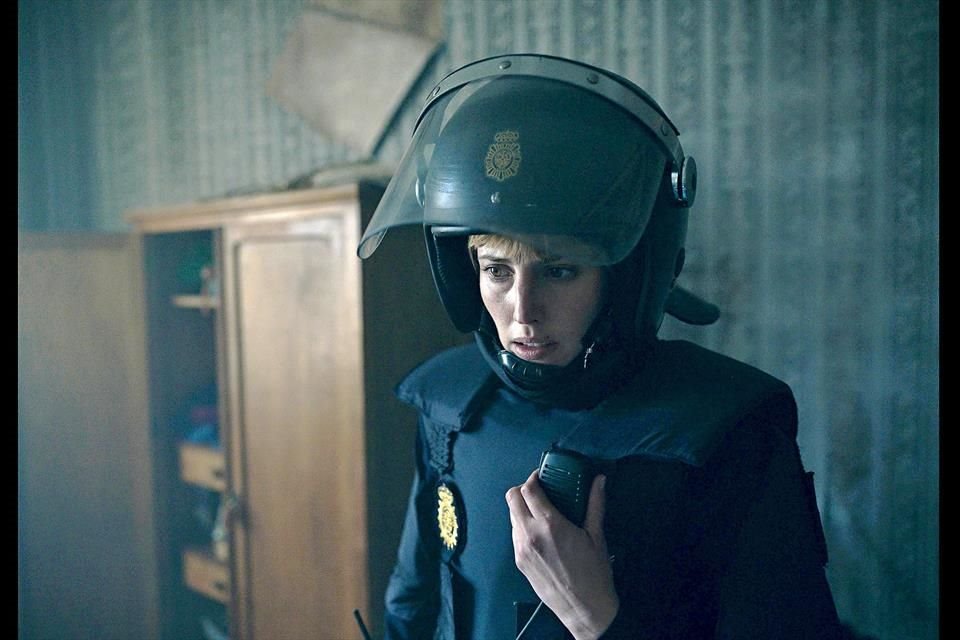 Debuta Natalia de Molina en el cine de acción con 'Asedio'