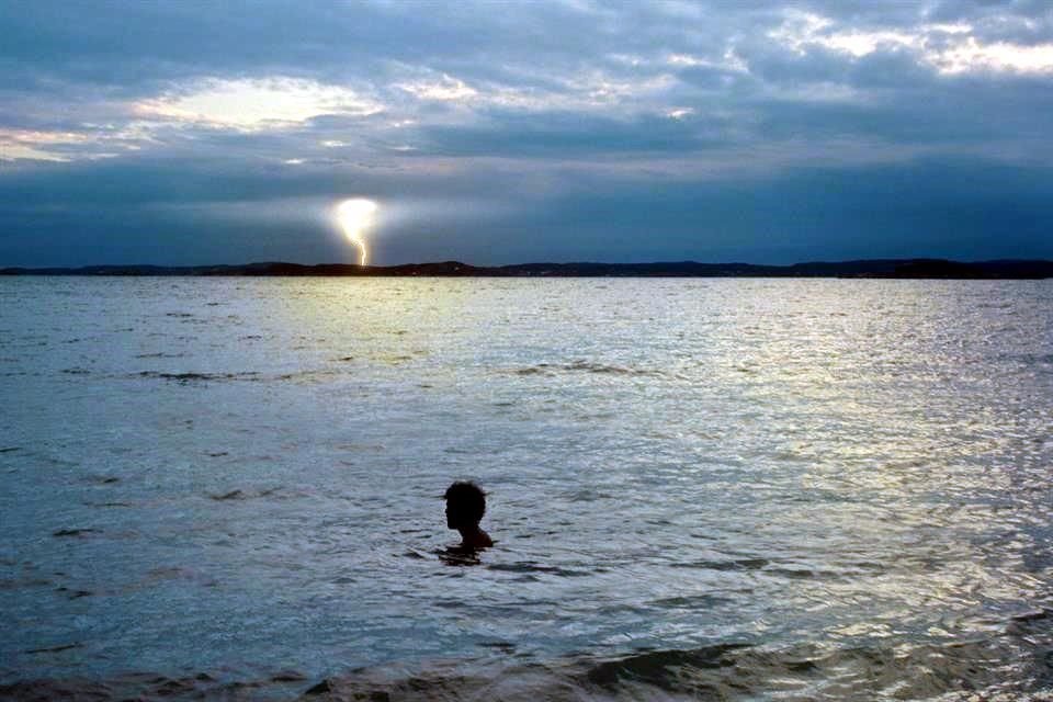 Expone José González su psicosis en documental