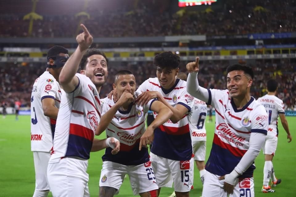 Gana Chivas el Clásico Tapatío y va directo a la Liguilla