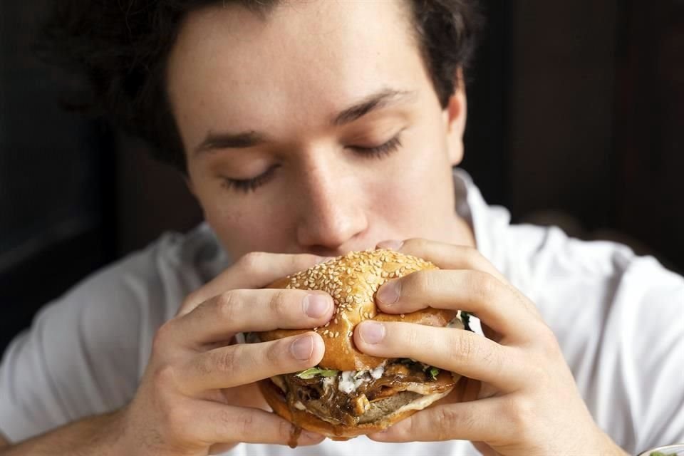 Comida ultraprocesada impacta a tu cerebro