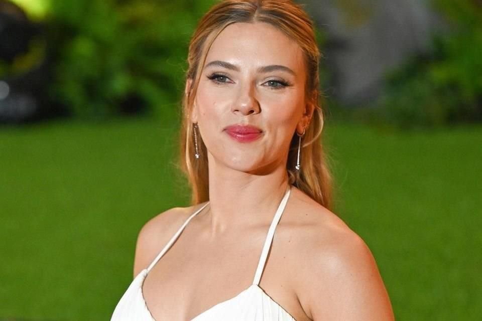 Reafirma Scarlett Johansson su amistad con Woody Allen